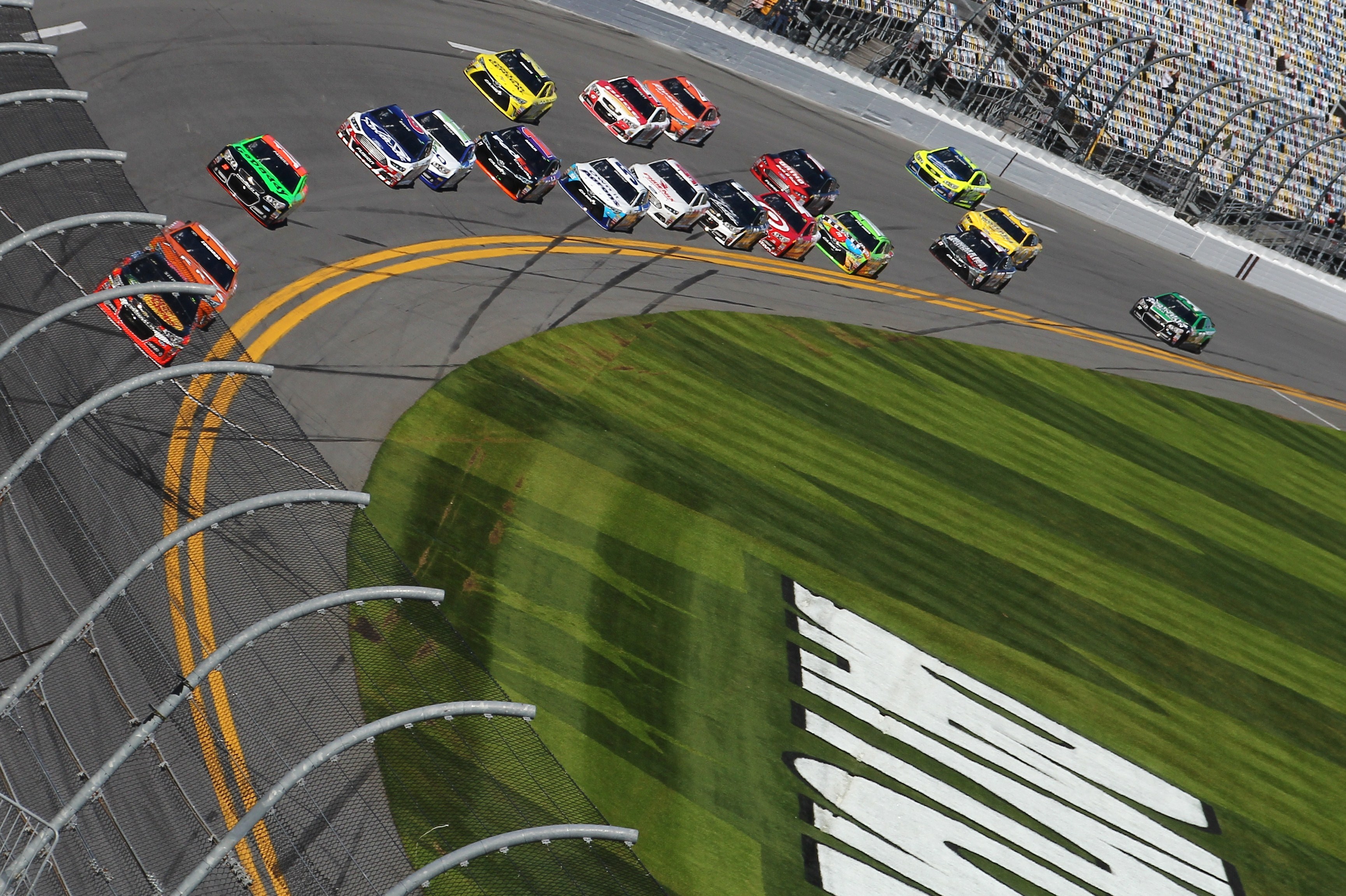 Daytona 500 Practice 2-18 166 – RacingJunk News
