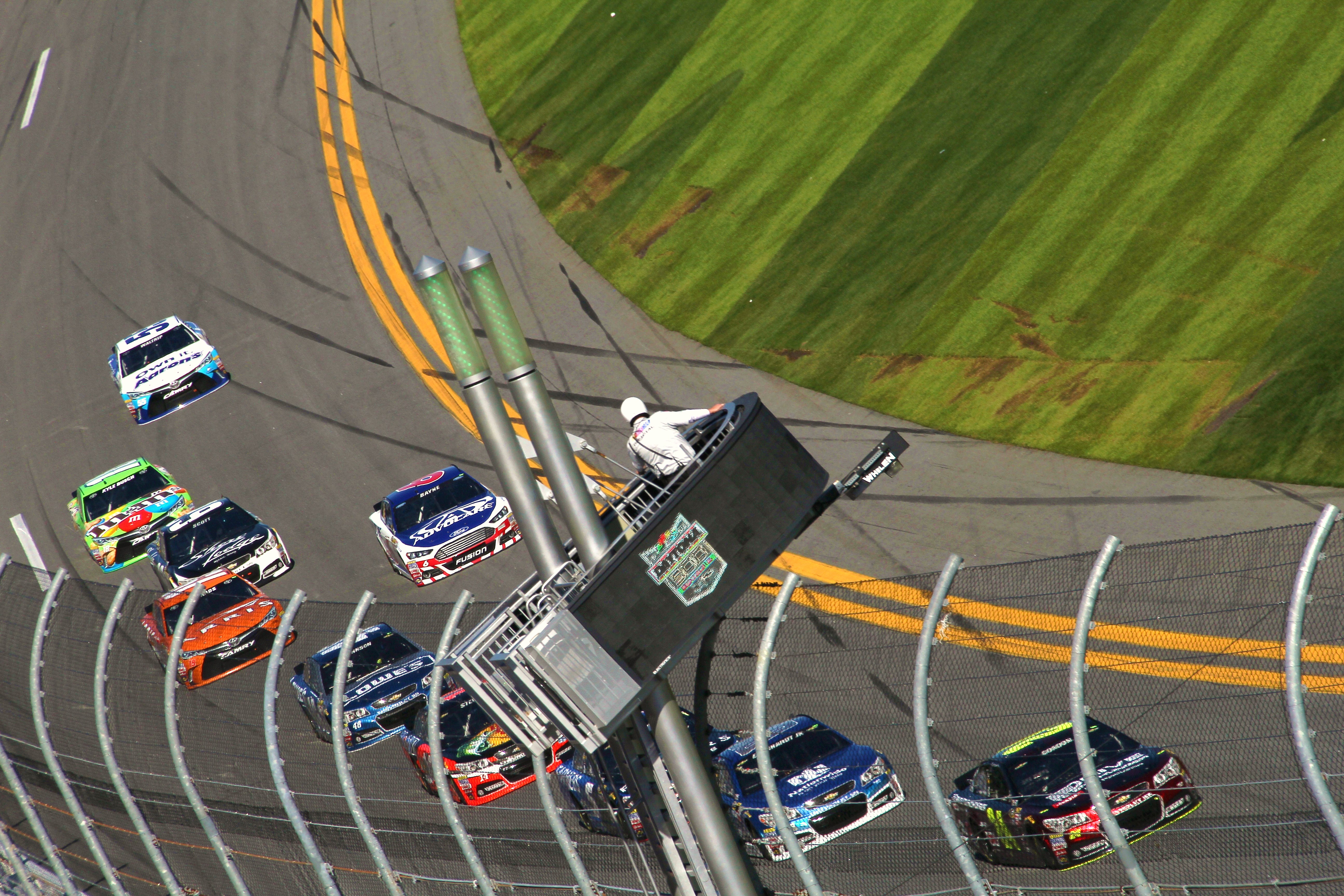 Daytona 500 Practice 2-18 245 – RacingJunk News