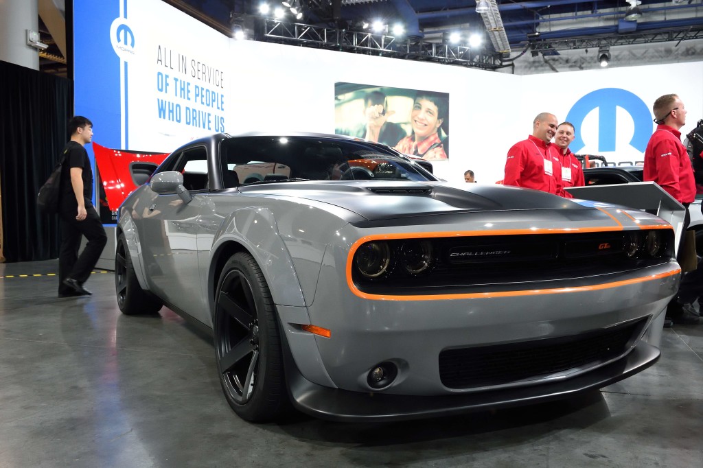 Mopar Debuts Customized Vehicles at SEMA 2015 – RacingJunk News