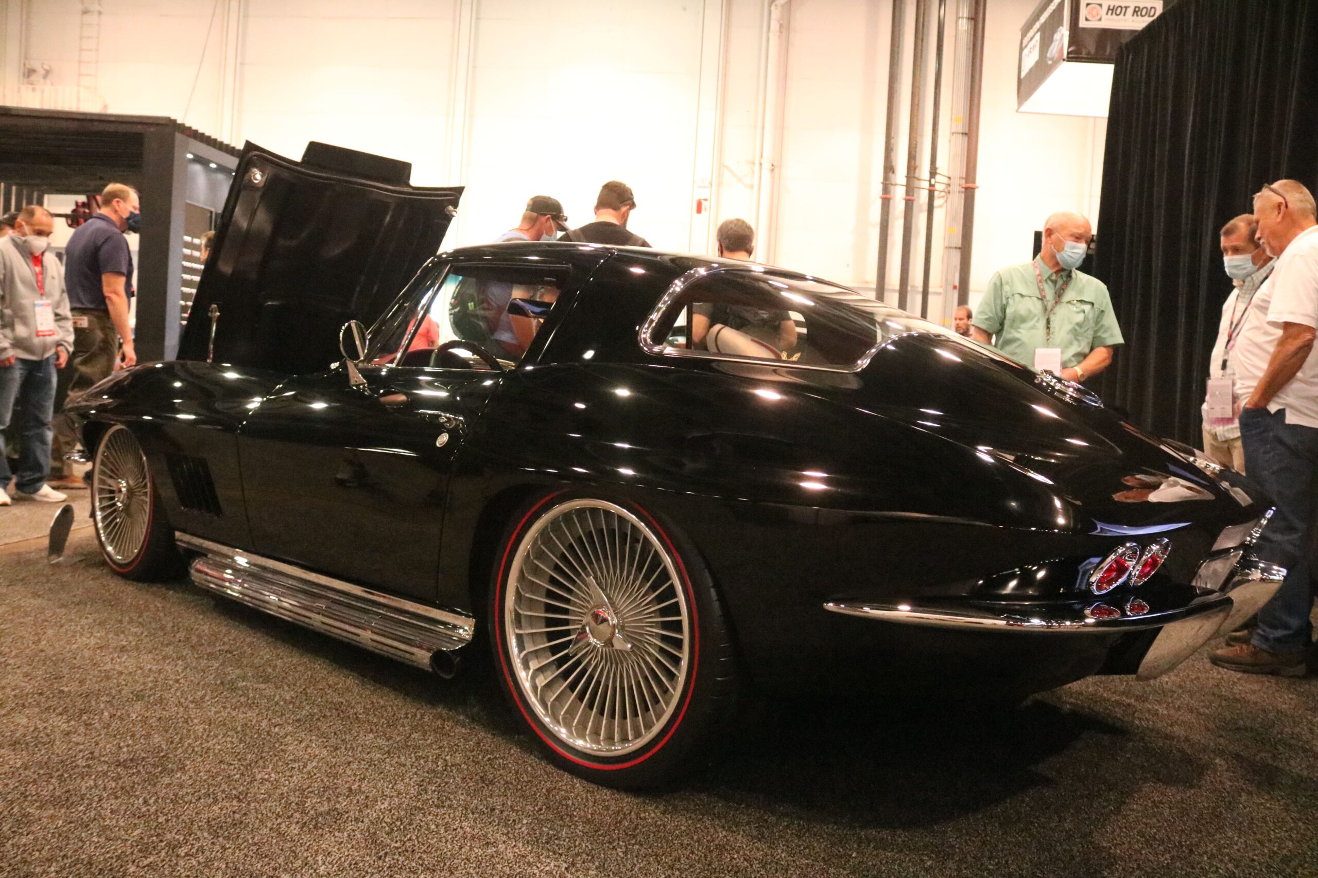 [Gallery] SEMA 2021 Day 2 Features Mopars and Big Builds – RacingJunk News