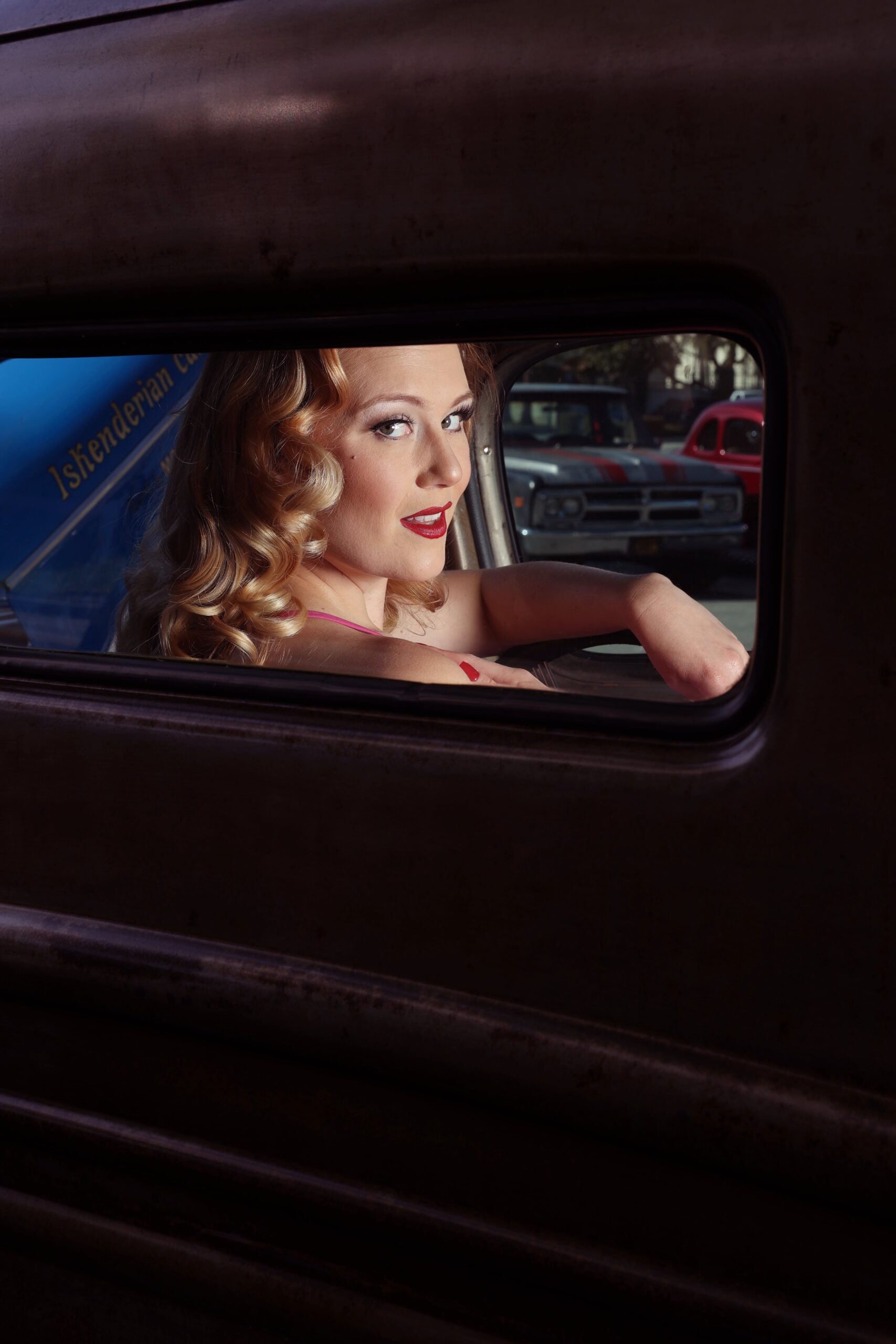 Mitzi’s Motor Mavens: Miss Holly Dawn – RacingJunk News
